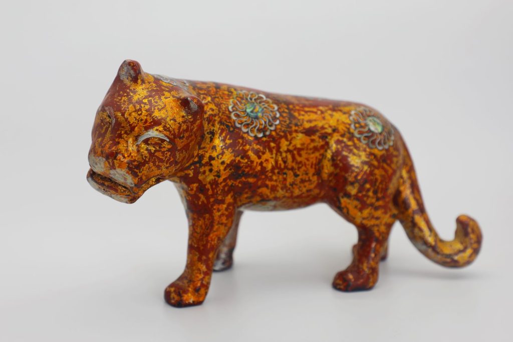 Royal Small Table - Vietnamese Lacquer Artwork by Artist Nguyen Tan Phat